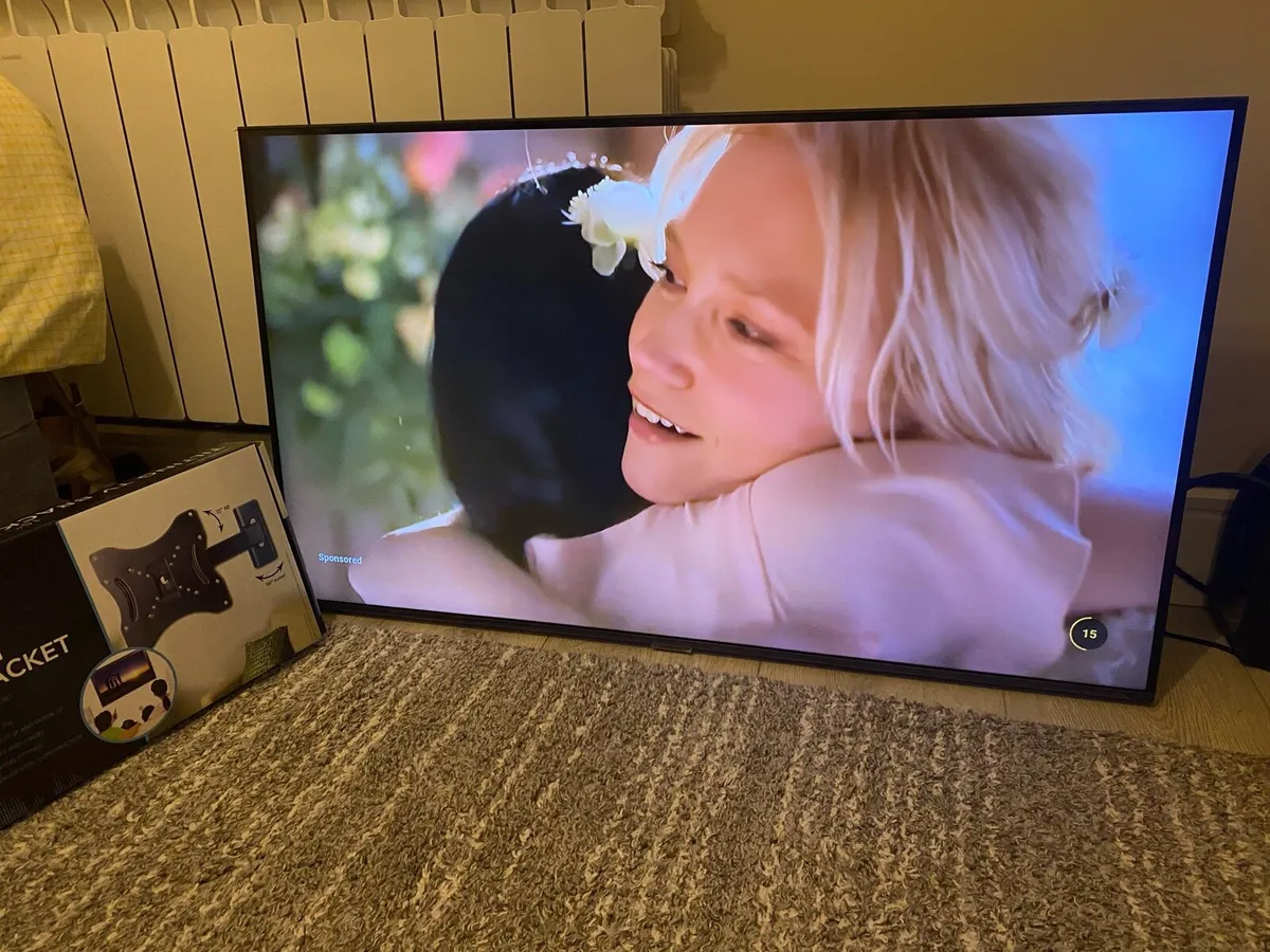 Samsung smart Tv 4K 43 inch, It comes with for sale in Co. Cork for € ...