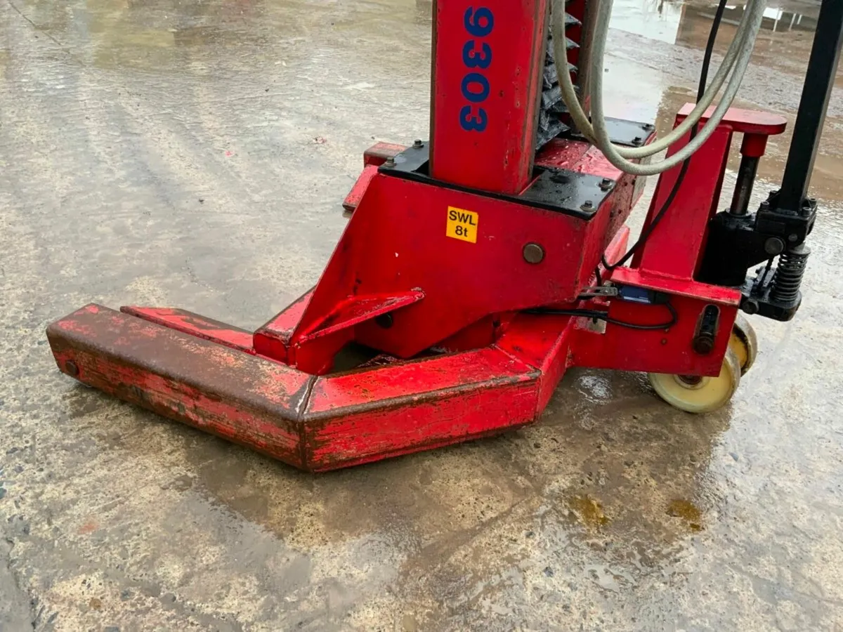 BRITON 8 ton FOUR CORNER COLUMN POST LIFTS...... for sale in Co. Louth ...