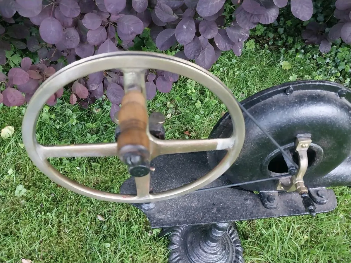 Victorian bellows cast iron for sale in Co. Offaly for €220 on DoneDeal