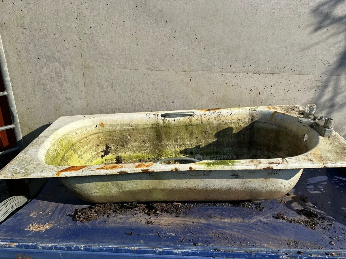Cast iron bath for sale in Co. Monaghan for €1 on DoneDeal