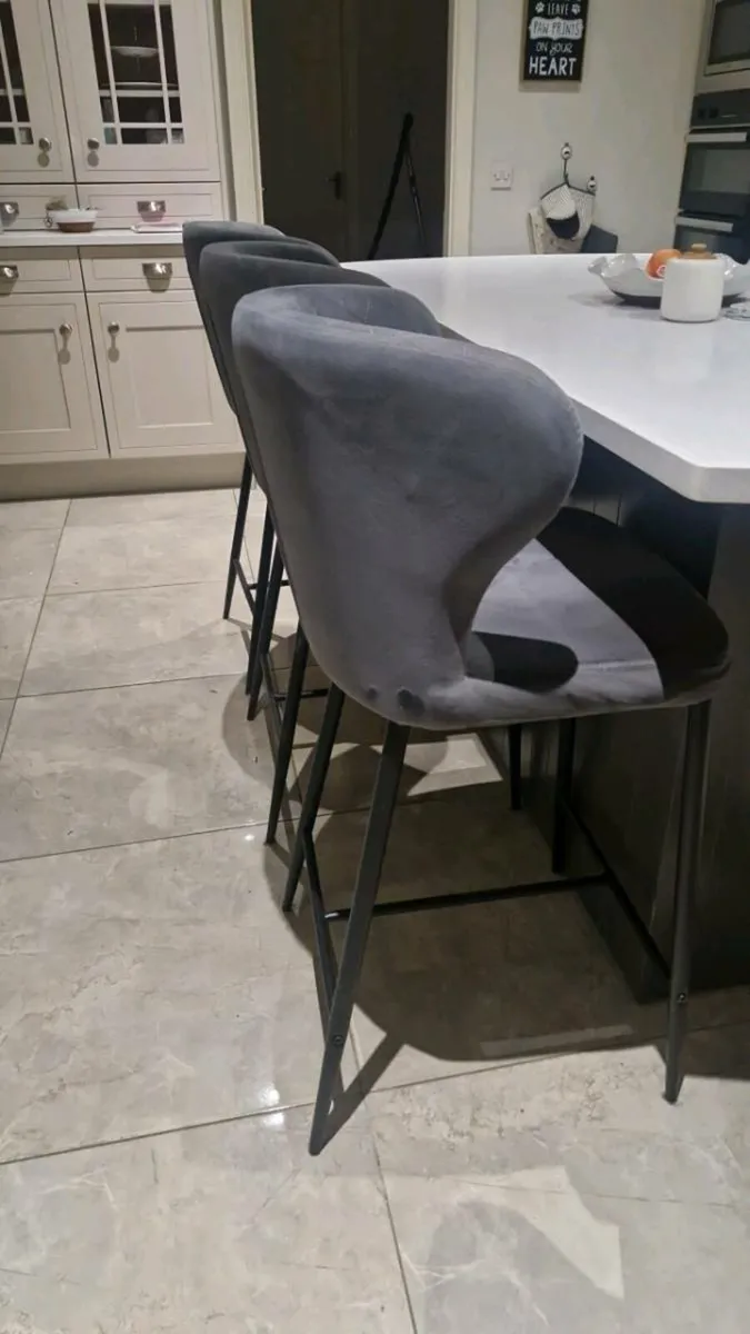 Counter stools x4 for sale in Co. Tipperary for €200 on DoneDeal