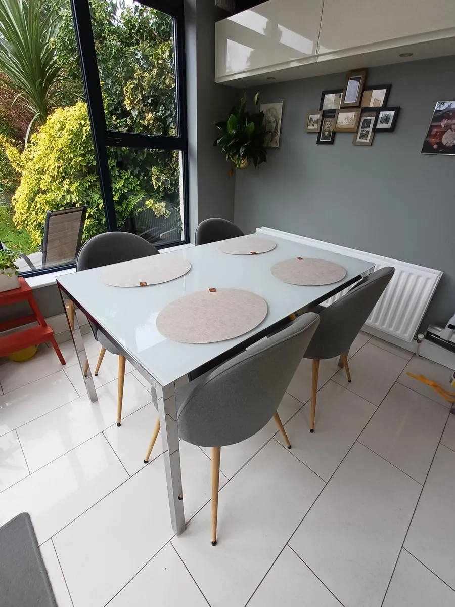 Table, Dining/kitchen for sale in Co. Dublin for €45 on DoneDeal