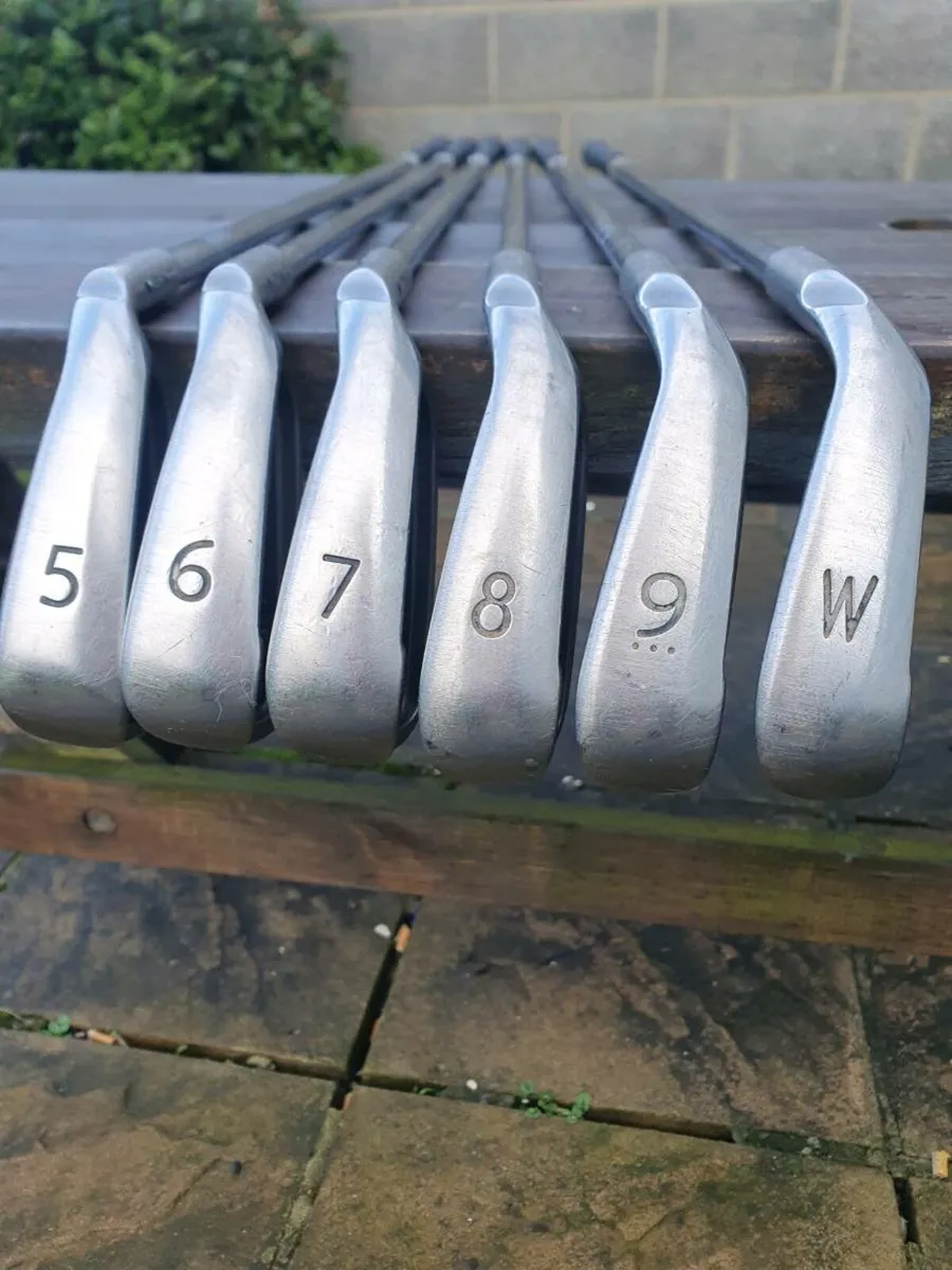 Mint ping g25 irons for sale in Co. Limerick for €250 on DoneDeal