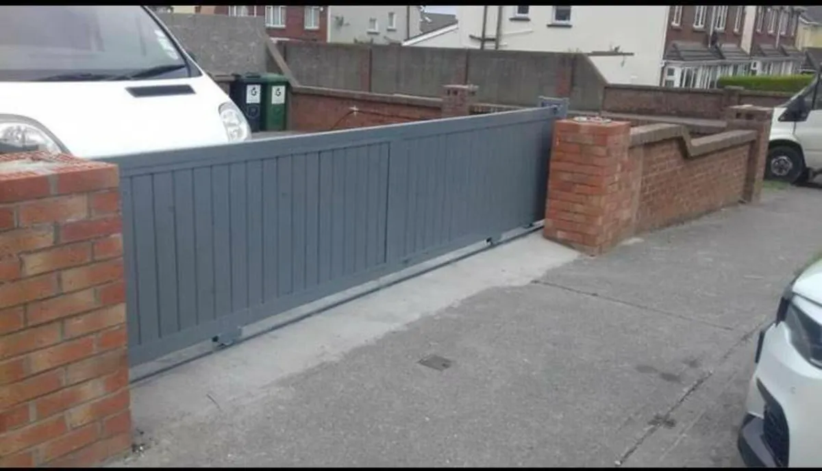 Gates for sale in Co. Dublin for €1 on DoneDeal