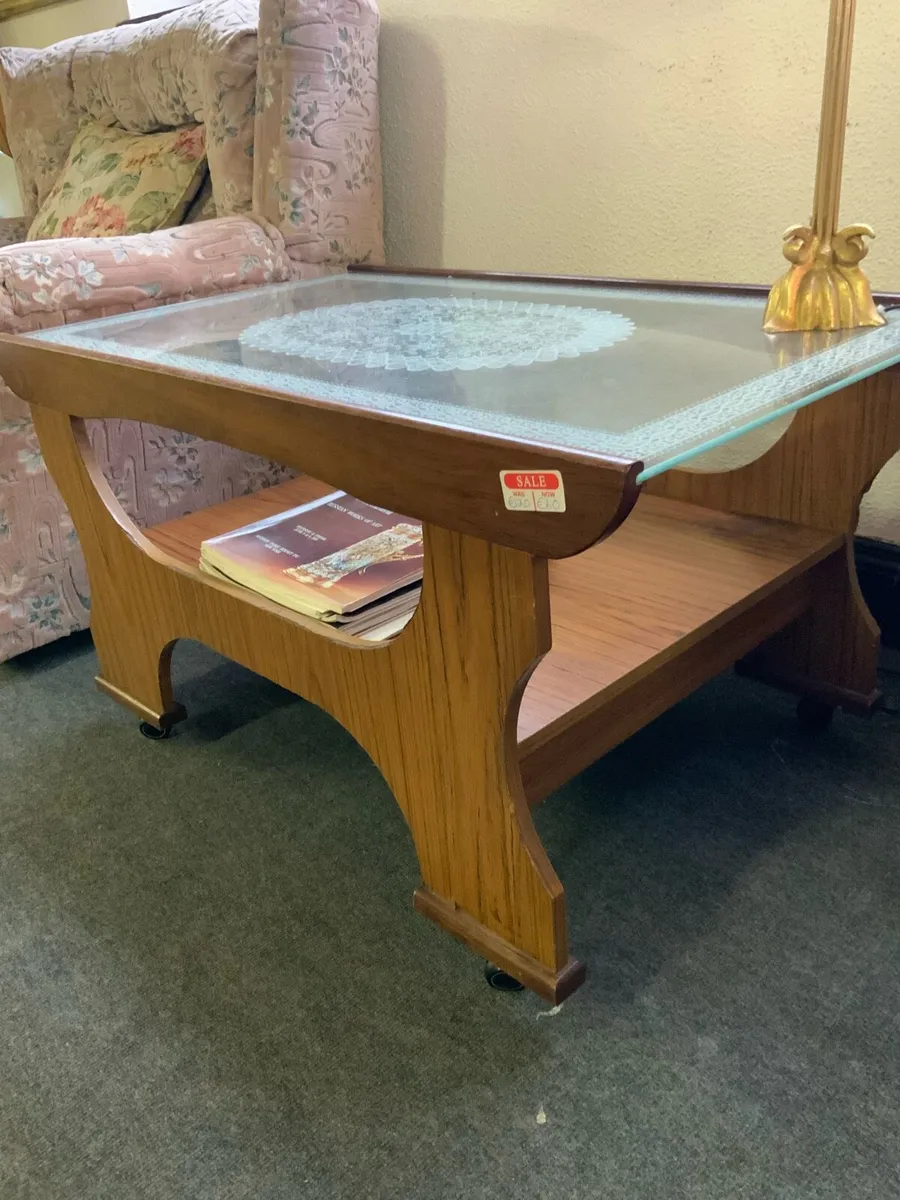 Glass table for sale in Co. Westmeath for €60 on DoneDeal