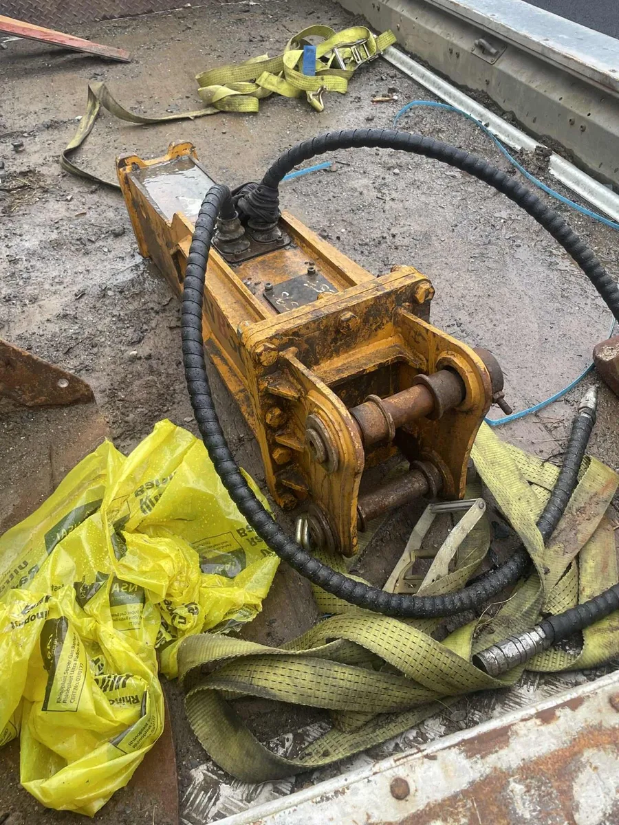 3.3 hitachi for sale in Co. Donegal for €24,000 on DoneDeal