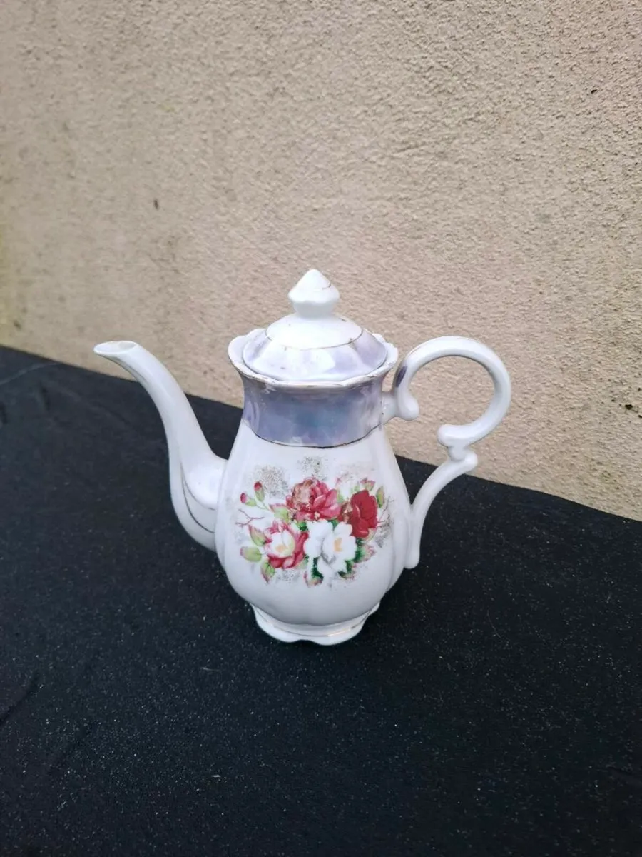 Small china tea pot for sale in Co. Cork for €12 on DoneDeal