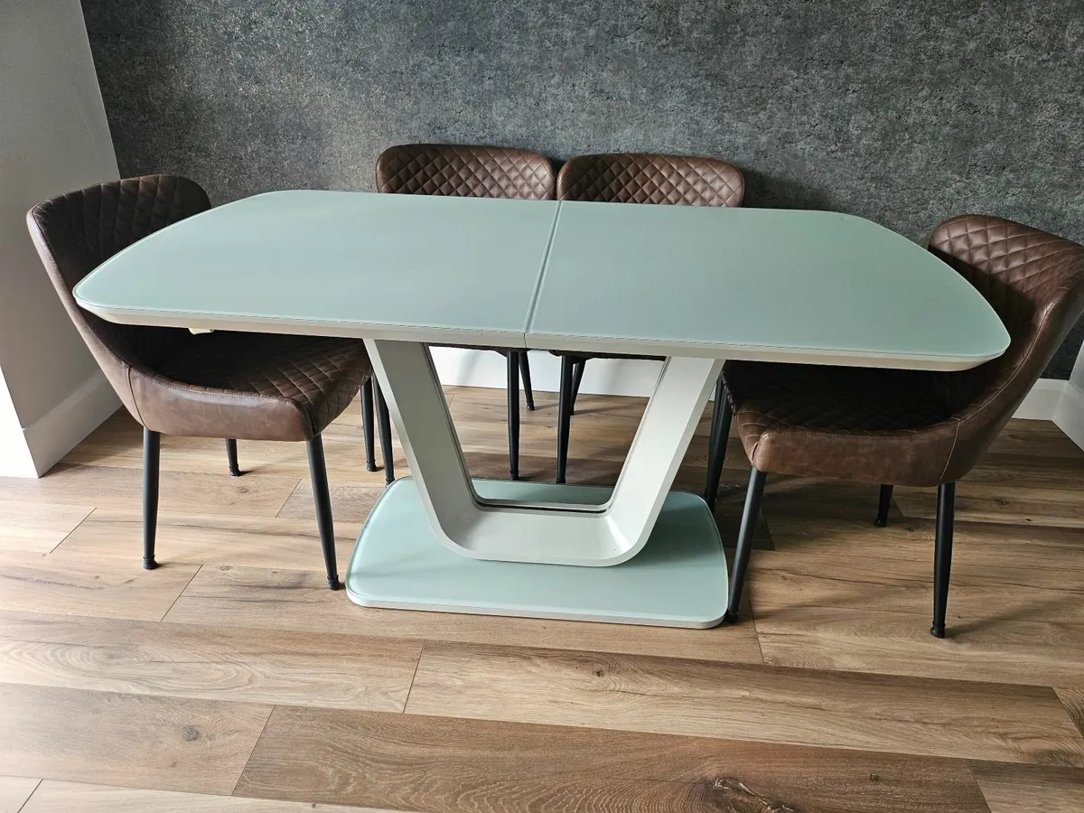Dining table for sale in Co. Cork for €180 on DoneDeal