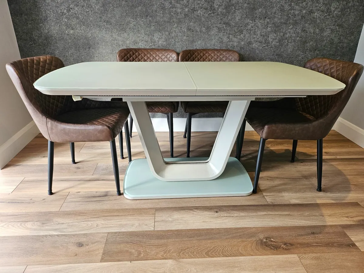 Dining table for sale in Co. Cork for €180 on DoneDeal