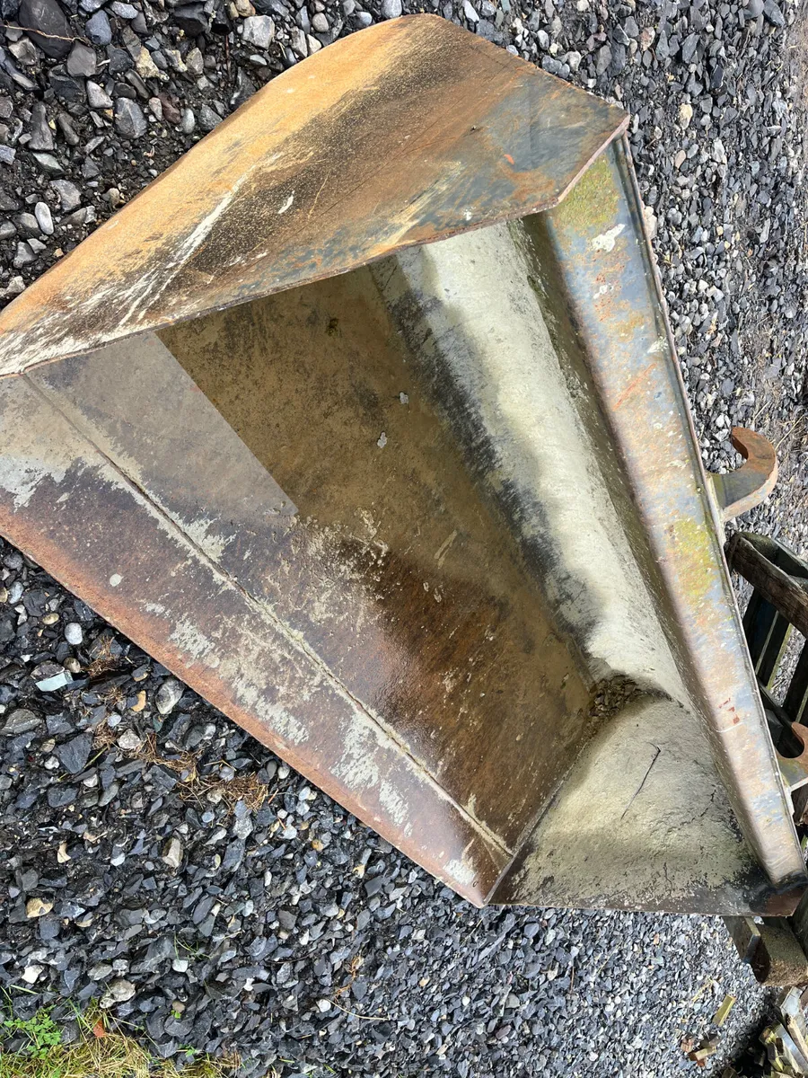 JCB teleporter bucket heavy duty for sale in Kildare for €1,000 on DoneDeal