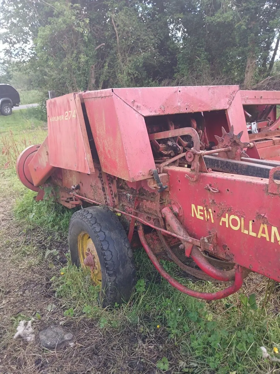 274 new Holland square baler for sale in Leitrim for €350 on DoneDeal